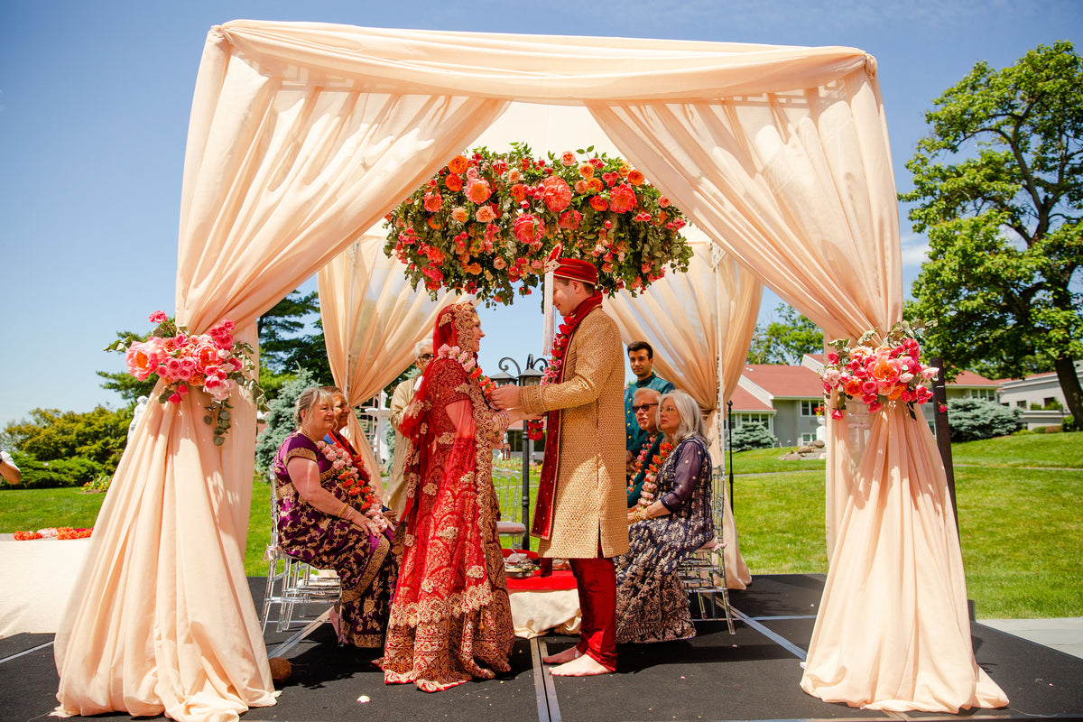 Laura & Raj – Multi-Cultural Hindu Jewish Wedding in the Hudson Valley ...